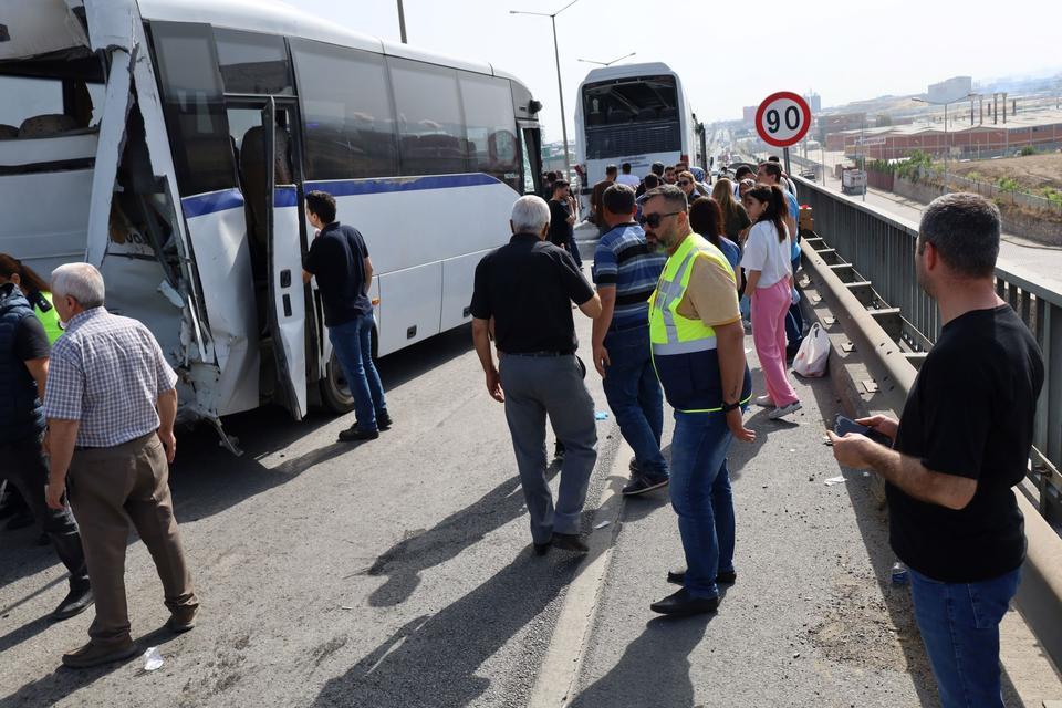 İşçi servisleri kaza yaptı: 35 işçi yaralandı - Aydın Denge Haber İşçi servisleri kaza yaptı: 35 işçi yaralandı - Aydın Denge Haber